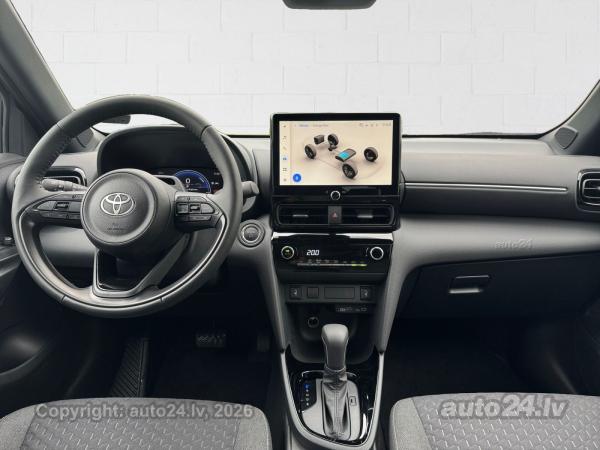 Grey Toyota Yaris Cross 2026 in Paide, with an engine capacity of 1.50 L and mileage of 0 thousand km for 28990 €, photo 8 on AUTOMOTO.COM.LV