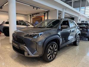 Grey Toyota Yaris Cross 2026 in Siauliai, with an engine capacity of 1.49 L and mileage of 0 thousand km for 31720 €, photo  on AUTOMOTO.COM.LV
