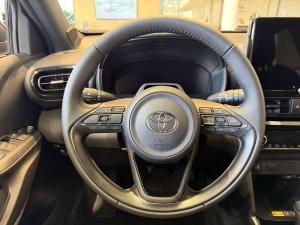 Grey Toyota Yaris Cross 2026 in Siauliai, with an engine capacity of 1.49 L and mileage of 0 thousand km for 31720 €, photo 12 on AUTOMOTO.COM.LV