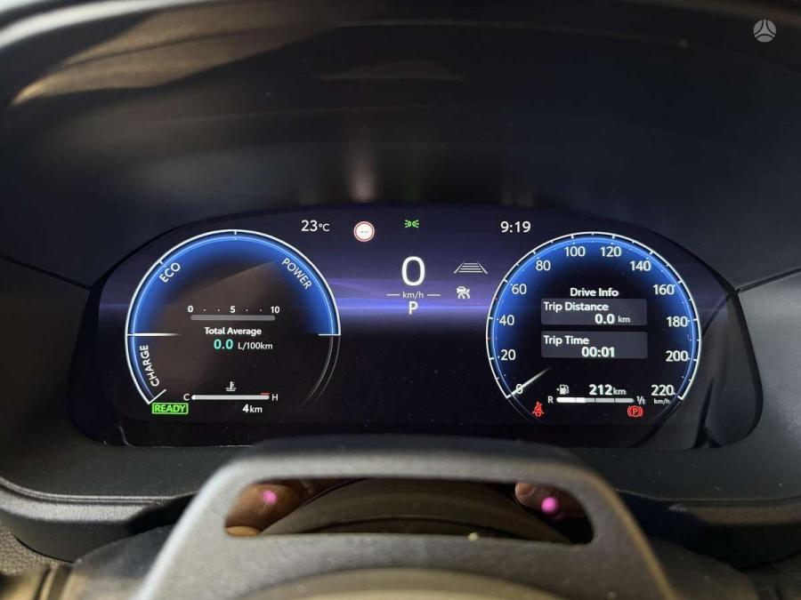 Grey Toyota Yaris Cross 2026 in Siauliai, with an engine capacity of 1.49 L and mileage of 0 thousand km for 31720 €, photo 13 on AUTOMOTO.COM.LV