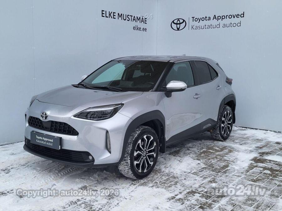 Grey Toyota Yaris Cross 2022 in Tallinn, with an engine capacity of 1.49 L and mileage of 64 thousand km for 20995 €, photo 1 on AUTOMOTO.COM.LV