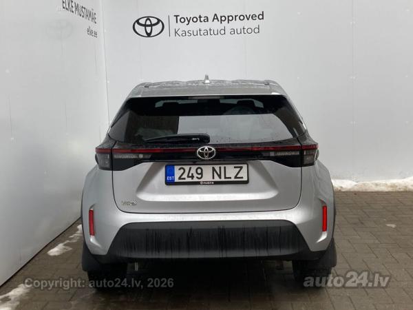 Серый Тойота Yaris Cross 2022 в Таллин, объемом двигателя 1.49 л и пробегом 64 тыс. км за 19995 €, фото 5 на AUTOMOTO.COM.LV