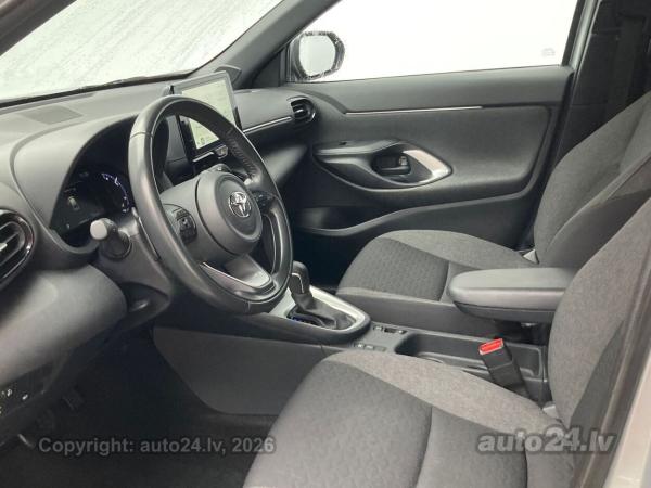 Серый Тойота Yaris Cross 2022 в Таллин, объемом двигателя 1.49 л и пробегом 64 тыс. км за 19995 €, фото 11 на AUTOMOTO.COM.LV