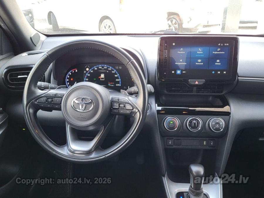 Pelēks Toyota Yaris Cross 2022 Tallina, ar dzinēja tilpumu 1.49 L un nobraukumu 72 tūkst. km par 18995 €, foto 8 vietnē AUTOMOTO.COM.LV