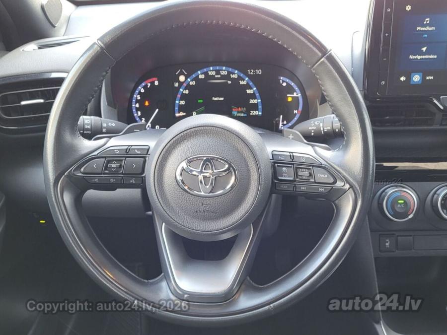 Pelēks Toyota Yaris Cross 2022 Tallina, ar dzinēja tilpumu 1.49 L un nobraukumu 72 tūkst. km par 18995 €, foto 11 vietnē AUTOMOTO.COM.LV