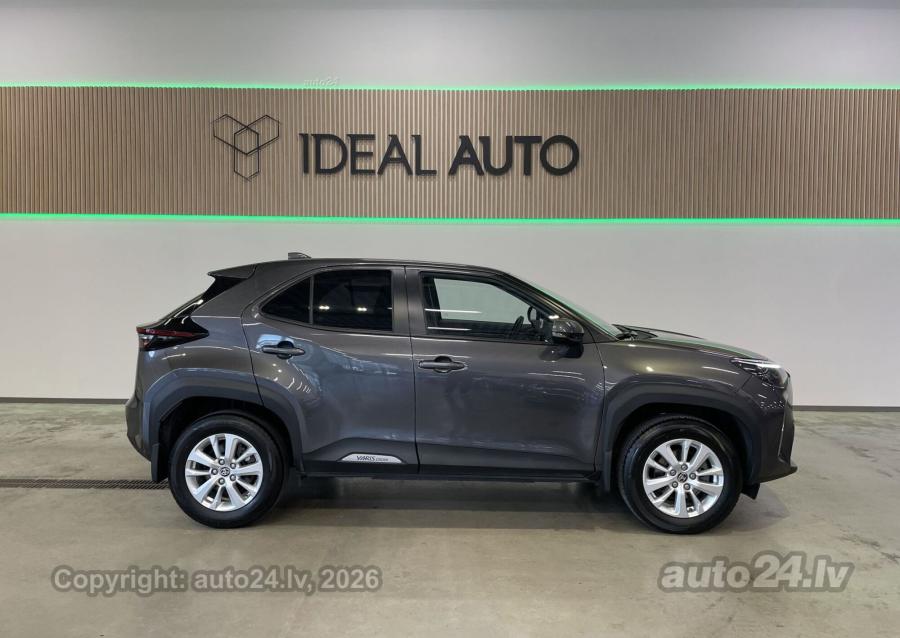 Pelēks Toyota Yaris Cross 2022 Tallina, ar dzinēja tilpumu 1.50 L un nobraukumu 31 tūkst. km par 18490 €, foto 4 vietnē AUTOMOTO.COM.LV