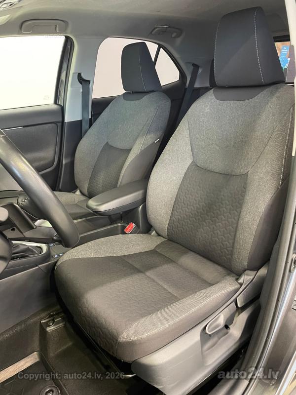 Pelēks Toyota Yaris Cross 2022 Tallina, ar dzinēja tilpumu 1.50 L un nobraukumu 31 tūkst. km par 18490 €, foto 7 vietnē AUTOMOTO.COM.LV