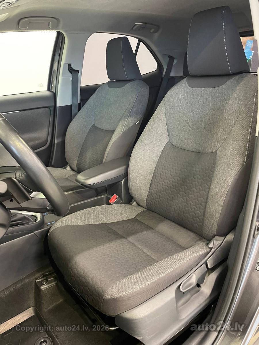 Pelēks Toyota Yaris Cross 2022 Tallina, ar dzinēja tilpumu 1.50 L un nobraukumu 31 tūkst. km par 18490 €, foto 8 vietnē AUTOMOTO.COM.LV