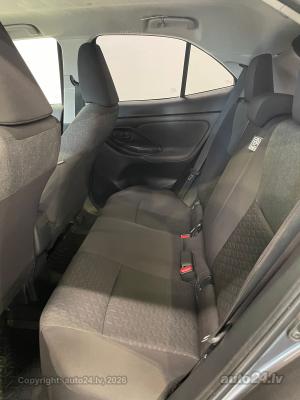 Pelēks Toyota Yaris Cross 2022 Tallina, ar dzinēja tilpumu 1.50 L un nobraukumu 31 tūkst. km par 18490 €, foto 9 vietnē AUTOMOTO.COM.LV