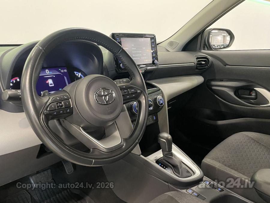 Pelēks Toyota Yaris Cross 2022 Tallina, ar dzinēja tilpumu 1.50 L un nobraukumu 31 tūkst. km par 18490 €, foto 14 vietnē AUTOMOTO.COM.LV
