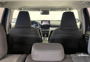 Pelēks Toyota Yaris Cross 2022 Tallina, ar dzinēja tilpumu 1.50 L un nobraukumu 31 tūkst. km par 18490 €, foto 16 vietnē AUTOMOTO.COM.LV