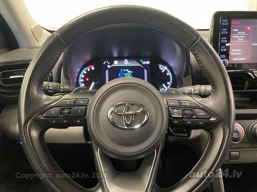 Pelēks Toyota Yaris Cross 2022 Tallina, ar dzinēja tilpumu 1.50 L un nobraukumu 31 tūkst. km par 18490 €, foto 17 vietnē AUTOMOTO.COM.LV