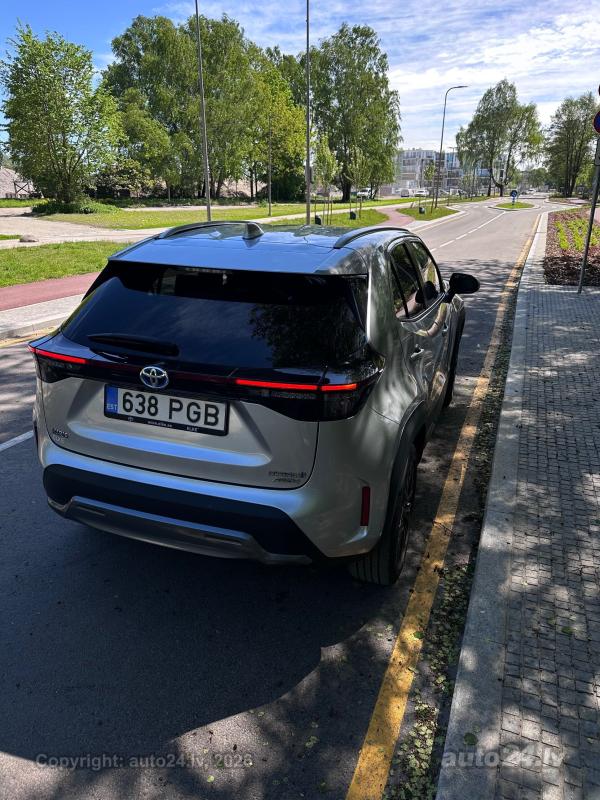 Grey Toyota Yaris Cross 2022 in Tallinn, with an engine capacity of 1.50 L and mileage of 20 thousand km for 26900 €, photo 4 on AUTOMOTO.COM.LV
