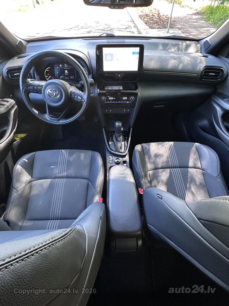 Серый Тойота Yaris Cross 2022 в Таллин, объемом двигателя 1.50 л и пробегом 20 тыс. км за 26900 €, фото 11 на AUTOMOTO.COM.LV