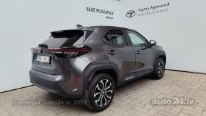 Серый Тойота Yaris Cross 2022 в Таллин, объемом двигателя 1.49 л и пробегом 99 тыс. км за 19300 €, фото 3 на AUTOMOTO.COM.LV