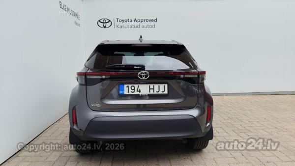 Pelēks Toyota Yaris Cross 2022 Tallina, ar dzinēja tilpumu 1.49 L un nobraukumu 99 tūkst. km par 19300 €, foto 4 vietnē AUTOMOTO.COM.LV