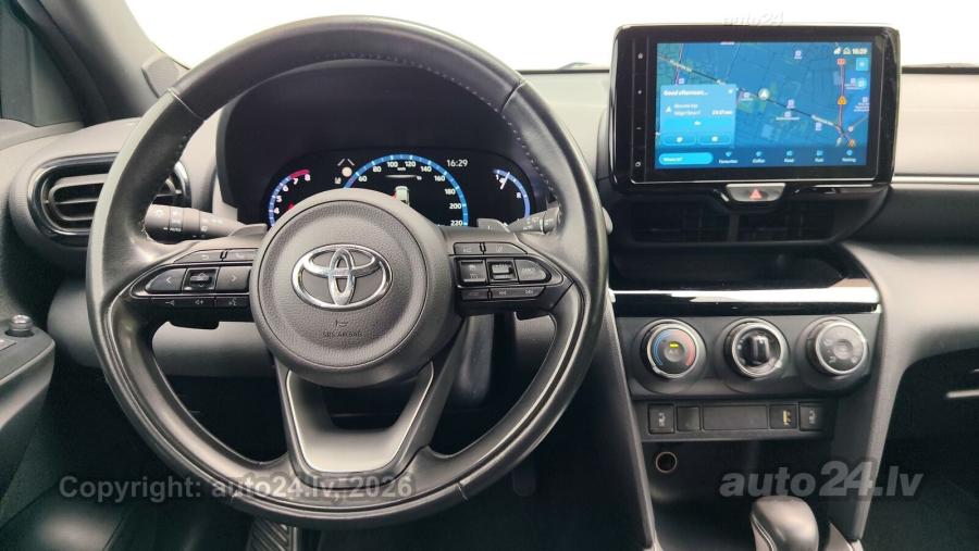 Серый Тойота Yaris Cross 2022 в Таллин, объемом двигателя 1.49 л и пробегом 99 тыс. км за 19300 €, фото 9 на AUTOMOTO.COM.LV
