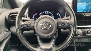 Серый Тойота Yaris Cross 2022 в Таллин, объемом двигателя 1.49 л и пробегом 99 тыс. км за 19300 €, фото 12 на AUTOMOTO.COM.LV