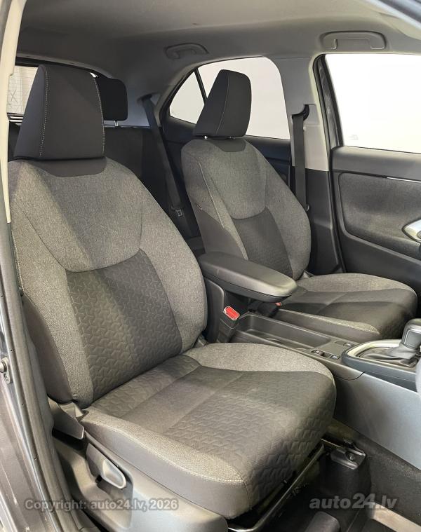 Серый Тойота Yaris Cross 2022 в Таллин, объемом двигателя 1.50 л и пробегом 35 тыс. км за 18990 €, фото 10 на AUTOMOTO.COM.LV