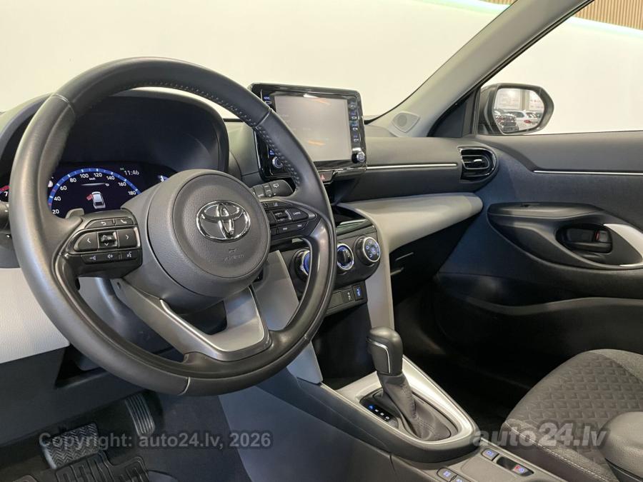 Серый Тойота Yaris Cross 2022 в Таллин, объемом двигателя 1.50 л и пробегом 35 тыс. км за 18990 €, фото 13 на AUTOMOTO.COM.LV