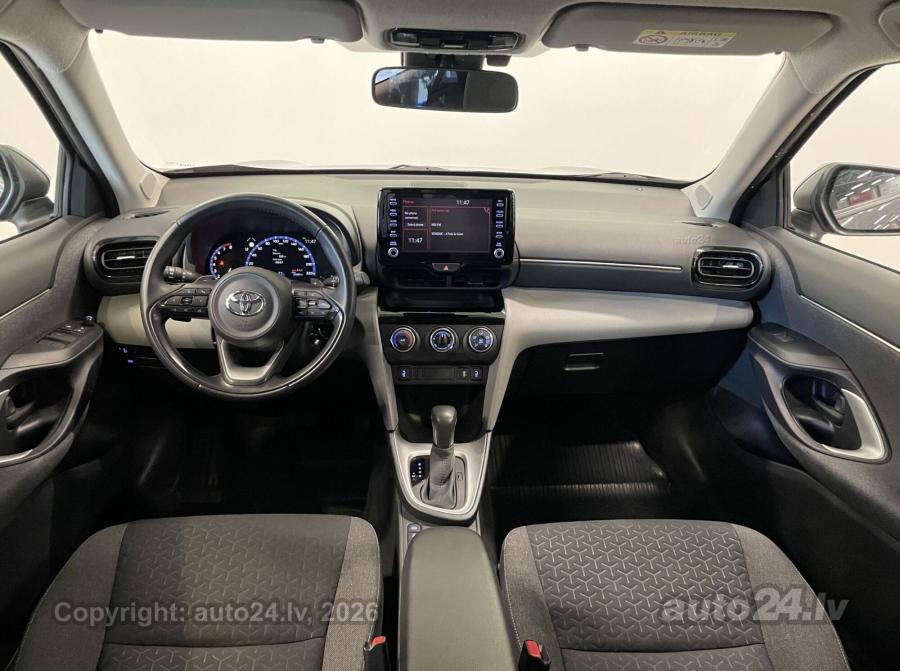 Серый Тойота Yaris Cross 2022 в Таллин, объемом двигателя 1.50 л и пробегом 35 тыс. км за 18990 €, фото 15 на AUTOMOTO.COM.LV