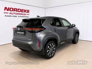 Pelēks Toyota Yaris Cross 2022 Tallina, ar dzinēja tilpumu 1.50 L un nobraukumu 87 tūkst. km par 20490 €, foto 3 vietnē AUTOMOTO.COM.LV