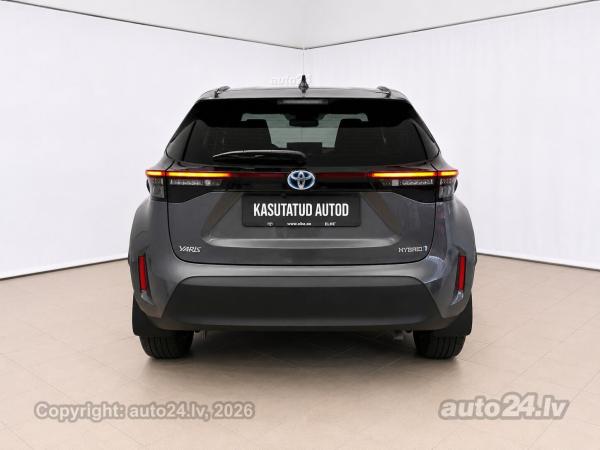 Grey Toyota Yaris Cross 2022 in Tallinn, with an engine capacity of 1.50 L and mileage of 87 thousand km for 20490 €, photo 4 on AUTOMOTO.COM.LV