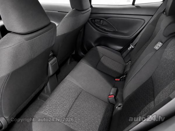 Grey Toyota Yaris Cross 2022 in Tallinn, with an engine capacity of 1.50 L and mileage of 87 thousand km for 20490 €, photo 8 on AUTOMOTO.COM.LV
