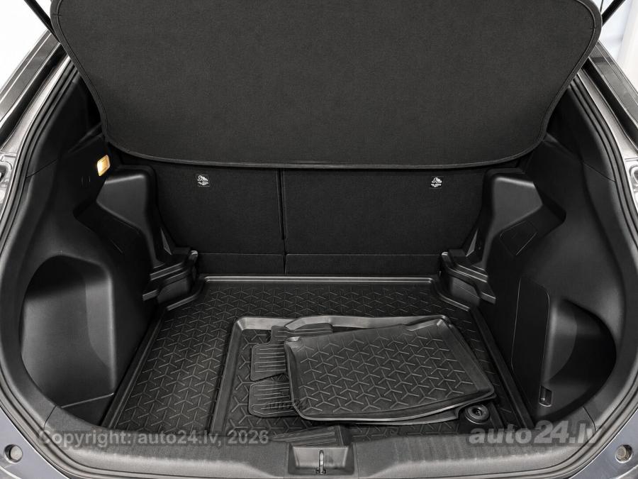 Pelēks Toyota Yaris Cross 2022 Tallina, ar dzinēja tilpumu 1.50 L un nobraukumu 87 tūkst. km par 20490 €, foto 11 vietnē AUTOMOTO.COM.LV