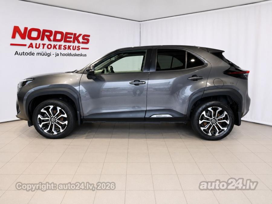 Pelēks Toyota Yaris Cross 2022 Tallina, ar dzinēja tilpumu 1.50 L un nobraukumu 87 tūkst. km par 20490 €, foto 14 vietnē AUTOMOTO.COM.LV