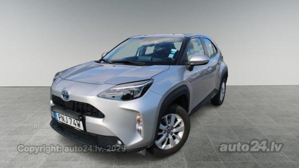 Pelēks Toyota Yaris Cross 2022 Pērnava, ar dzinēja tilpumu 1.50 L un nobraukumu 155 tūkst. km par 17700 €, foto 1 vietnē AUTOMOTO.COM.LV