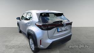 Grey Toyota Yaris Cross 2022 in Parnu, with an engine capacity of 1.50 L and mileage of 155 thousand km for 17700 €, photo 3 on AUTOMOTO.COM.LV