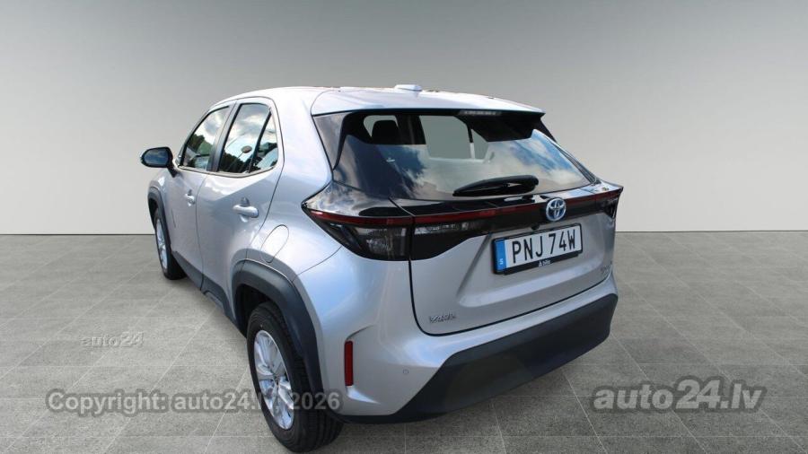 Grey Toyota Yaris Cross 2022 in Parnu, with an engine capacity of 1.50 L and mileage of 155 thousand km for 17700 €, photo 3 on AUTOMOTO.COM.LV