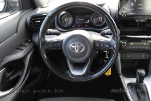 Grey Toyota Yaris Cross 2022 in Parnu, with an engine capacity of 1.50 L and mileage of 155 thousand km for 17700 €, photo 4 on AUTOMOTO.COM.LV