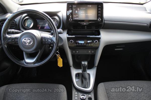 Pelēks Toyota Yaris Cross 2022 Pērnava, ar dzinēja tilpumu 1.50 L un nobraukumu 155 tūkst. km par 17700 €, foto 4 vietnē AUTOMOTO.COM.LV