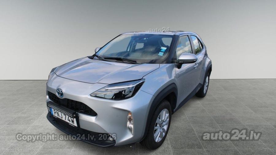 Grey Toyota Yaris Cross 2022 in Parnu, with an engine capacity of 1.50 L and mileage of 155 thousand km for 17700 €, photo 6 on AUTOMOTO.COM.LV