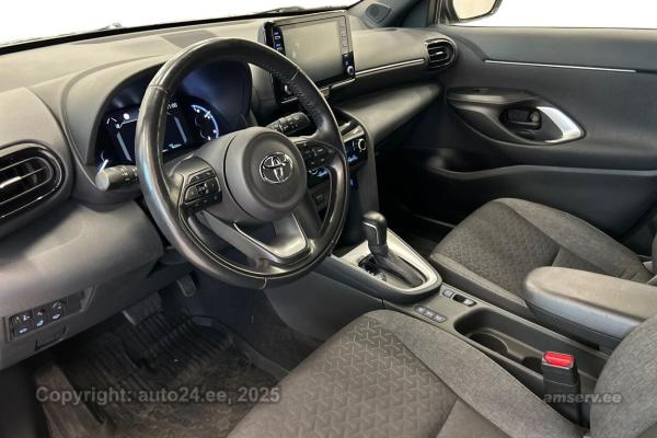 Pelēks Toyota Yaris Cross 2023 Pērnava, ar dzinēja tilpumu 1.50 L un nobraukumu 46 tūkst. km par 23290 €, foto 11 vietnē AUTOMOTO.COM.LV