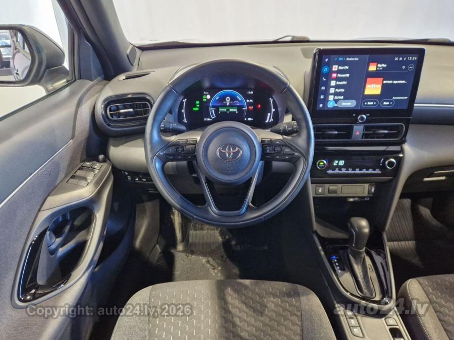 Серый Тойота Yaris Cross 2024 в Таллин, объемом двигателя 1.50 л и пробегом 21 тыс. км за 24490 €, фото 9 на AUTOMOTO.COM.LV