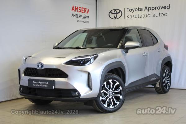 Pelēks Toyota Yaris Cross 2024 Tallina, ar dzinēja tilpumu 1.50 L un nobraukumu 50 tūkst. km par 24990 €, foto  vietnē AUTOMOTO.COM.LV