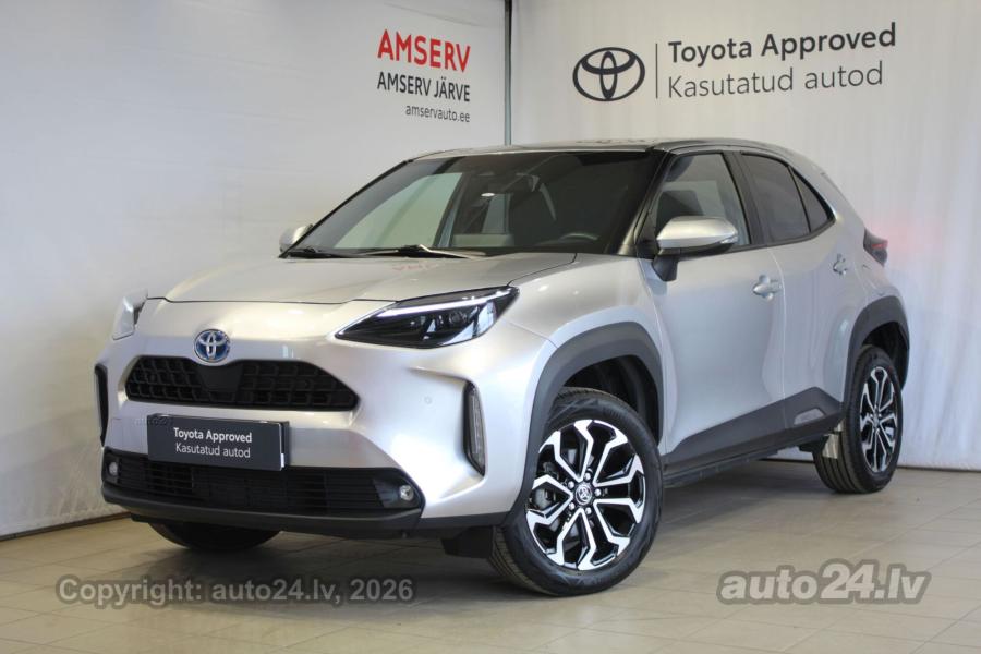 Серый Тойота Yaris Cross 2024 в Таллин, объемом двигателя 1.50 л и пробегом 50 тыс. км за 24990 €, фото 1 на AUTOMOTO.COM.LV