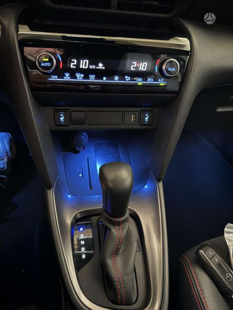 Pelēks Toyota Yaris Cross 2024 Gargždai, ar dzinēja tilpumu 0.00 L un nobraukumu 76 tūkst. km par 14500 €, foto 21 vietnē AUTOMOTO.COM.LV
