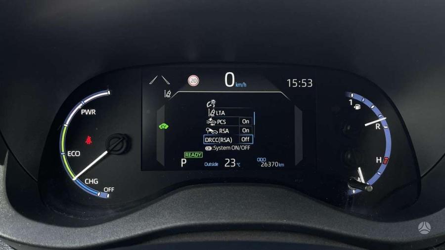 Grey Toyota Yaris Cross 2024 in Marijampole, with an engine capacity of 1.49 L and mileage of 26 thousand km for 19990 €, photo 4 on AUTOMOTO.COM.LV