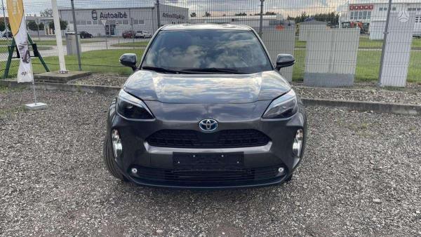 Grey Toyota Yaris Cross 2024 in Marijampole, with an engine capacity of 1.49 L and mileage of 26 thousand km for 19990 €, photo 7 on AUTOMOTO.COM.LV
