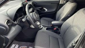 Grey Toyota Yaris Cross 2024 in Marijampole, with an engine capacity of 1.49 L and mileage of 26 thousand km for 19990 €, photo 15 on AUTOMOTO.COM.LV