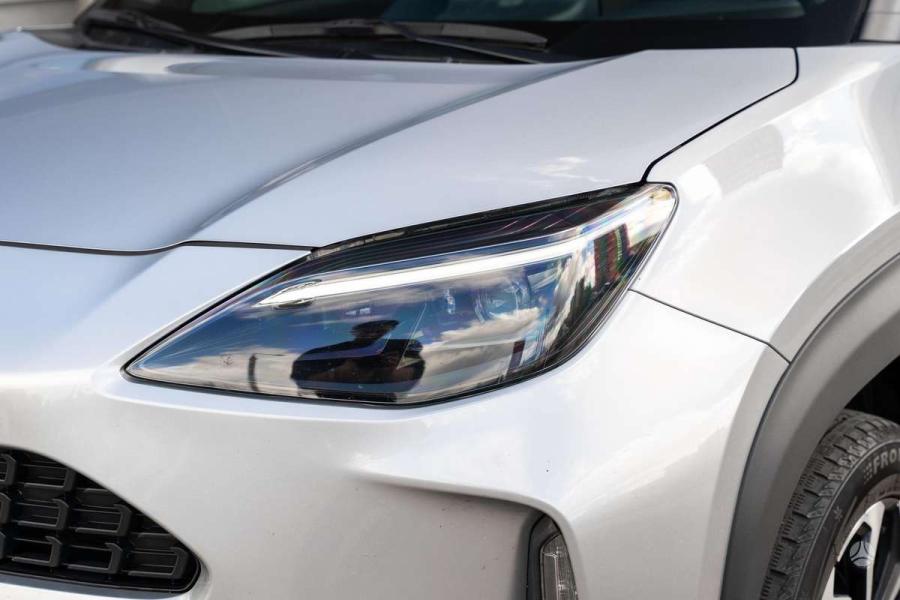 Pelēks Toyota Yaris Cross 2024 Viļņa, ar dzinēja tilpumu 1.49 L un nobraukumu 55 tūkst. km par 23950 €, foto 12 vietnē AUTOMOTO.COM.LV