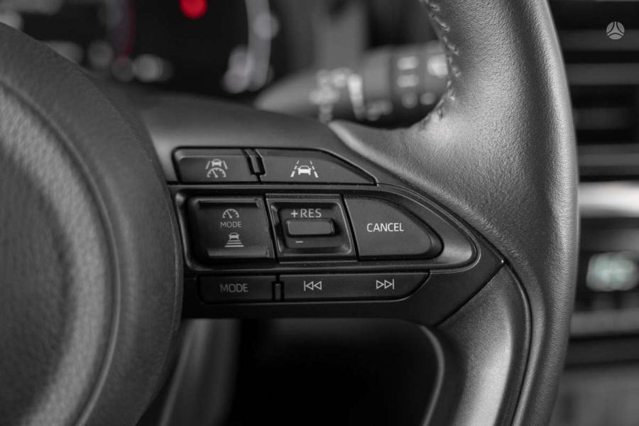 Pelēks Toyota Yaris Cross 2024 Viļņa, ar dzinēja tilpumu 1.49 L un nobraukumu 55 tūkst. km par 23950 €, foto 22 vietnē AUTOMOTO.COM.LV