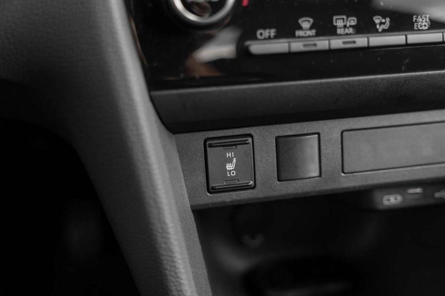 Pelēks Toyota Yaris Cross 2024 Viļņa, ar dzinēja tilpumu 1.49 L un nobraukumu 55 tūkst. km par 23950 €, foto 30 vietnē AUTOMOTO.COM.LV