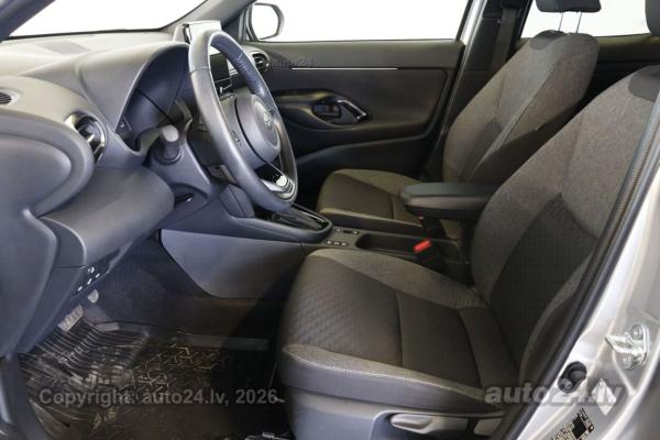 Серый Тойота Yaris Cross 2025 в Таллин, объемом двигателя 1.49 л и пробегом 9 тыс. км за 27900 €, фото 11 на AUTOMOTO.COM.LV