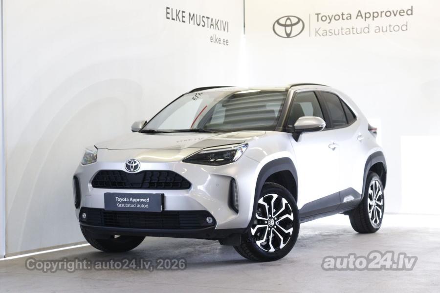 Серый Тойота Yaris Cross 2025 в Таллин, объемом двигателя 1.49 л и пробегом 26 тыс. км за 24500 €, фото 1 на AUTOMOTO.COM.LV