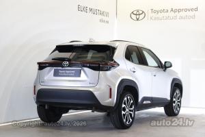 Серый Тойота Yaris Cross 2025 в Таллин, объемом двигателя 1.49 л и пробегом 26 тыс. км за 24500 €, фото 3 на AUTOMOTO.COM.LV